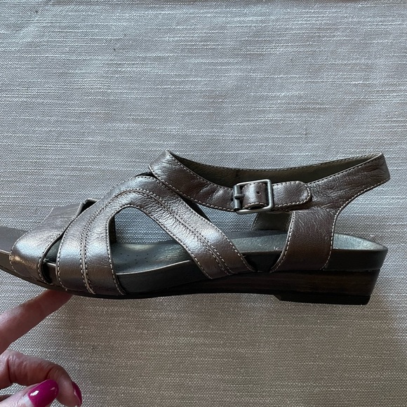 Clarks | Shoes | Clarks Sandals | Poshmark